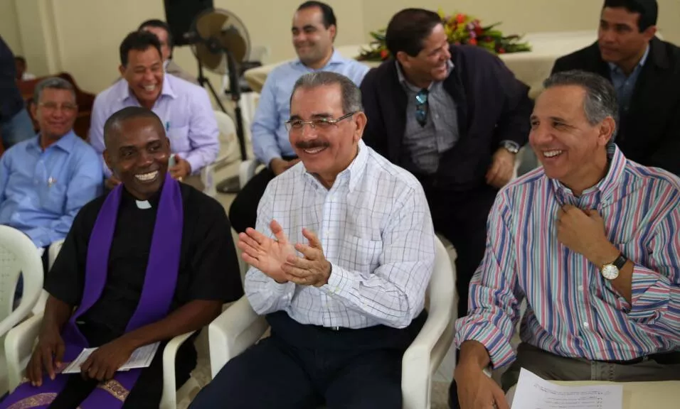 Danilo Medina aprueba RD$15.6 millones a productores de Monte Plata