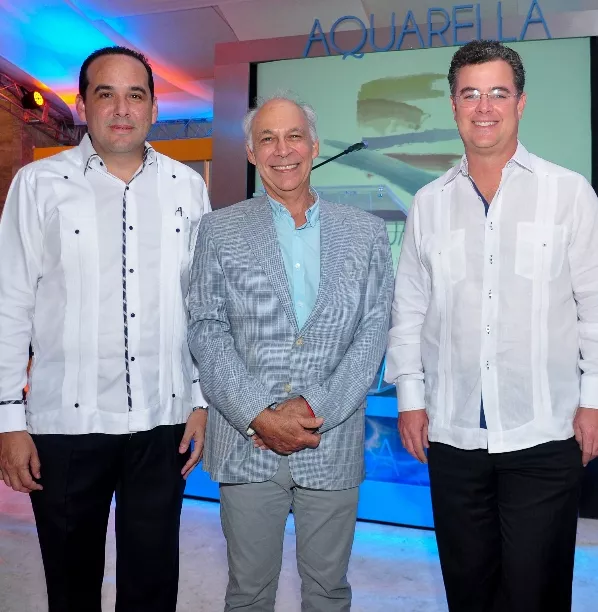 Interra Live Towers presenta a Aquarella