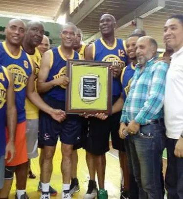 El Felipe- Jay- Payano es reconocido en clásico