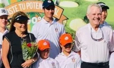 Ho Jing Kang y Stephany King dominan parada golf juvenil