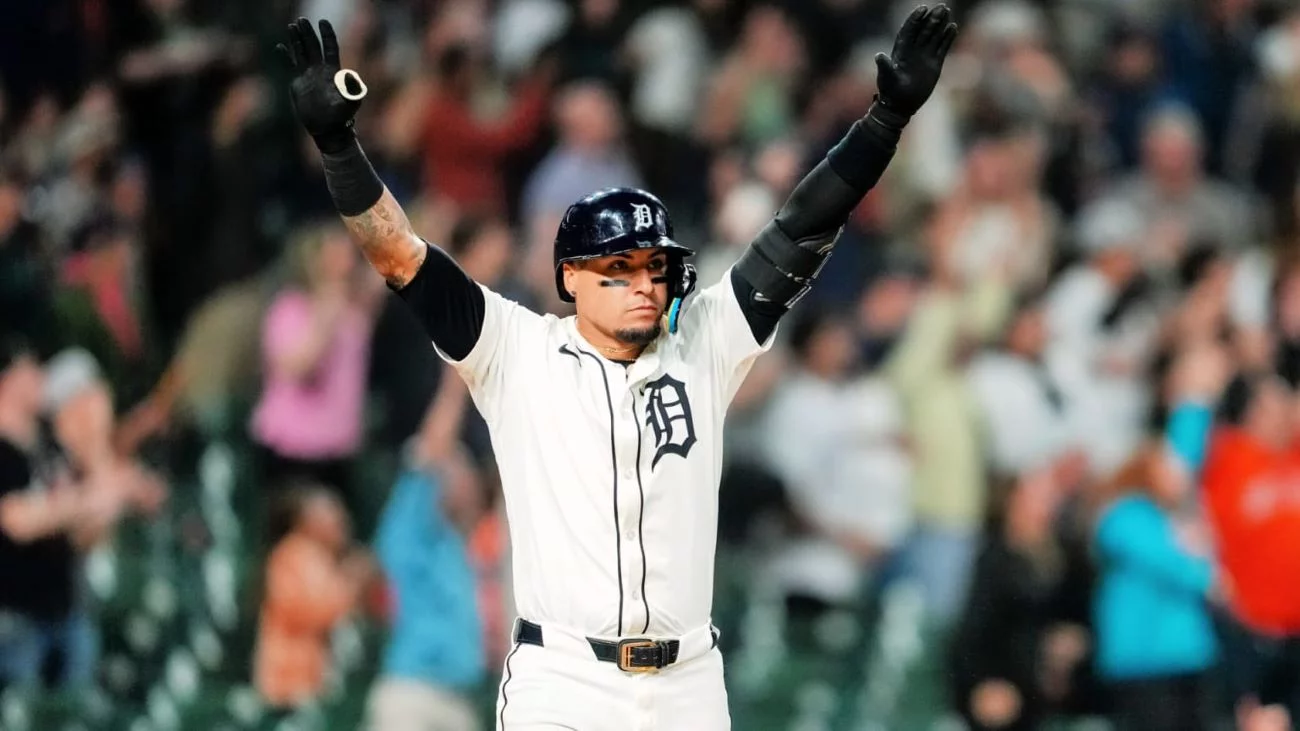 Javier Báez batea jonrón, sencillo y empuja cuatro para mantener a los ...