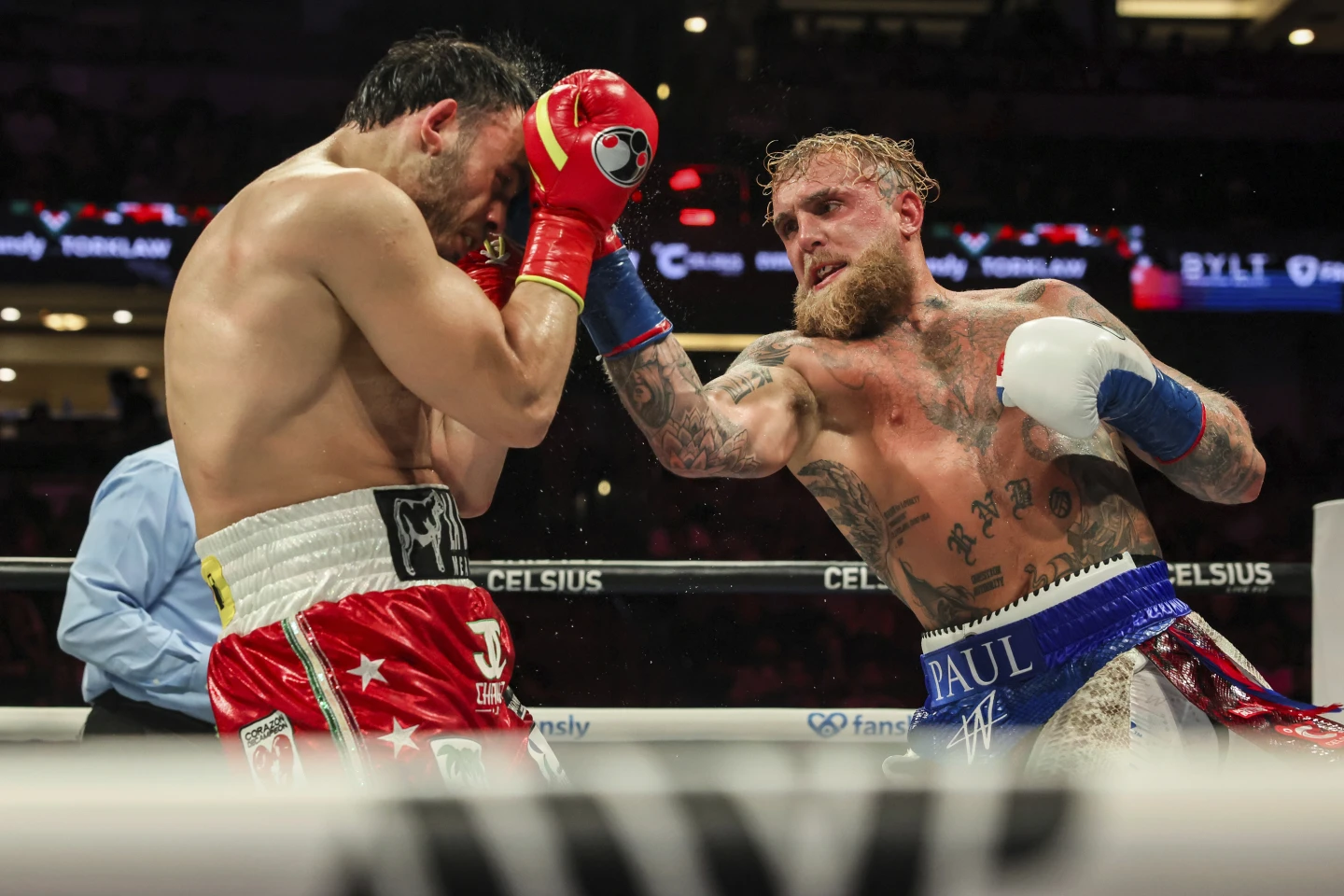 Jake Paul vence al ex campeón de peso mediano Julio César Chávez Jr ...