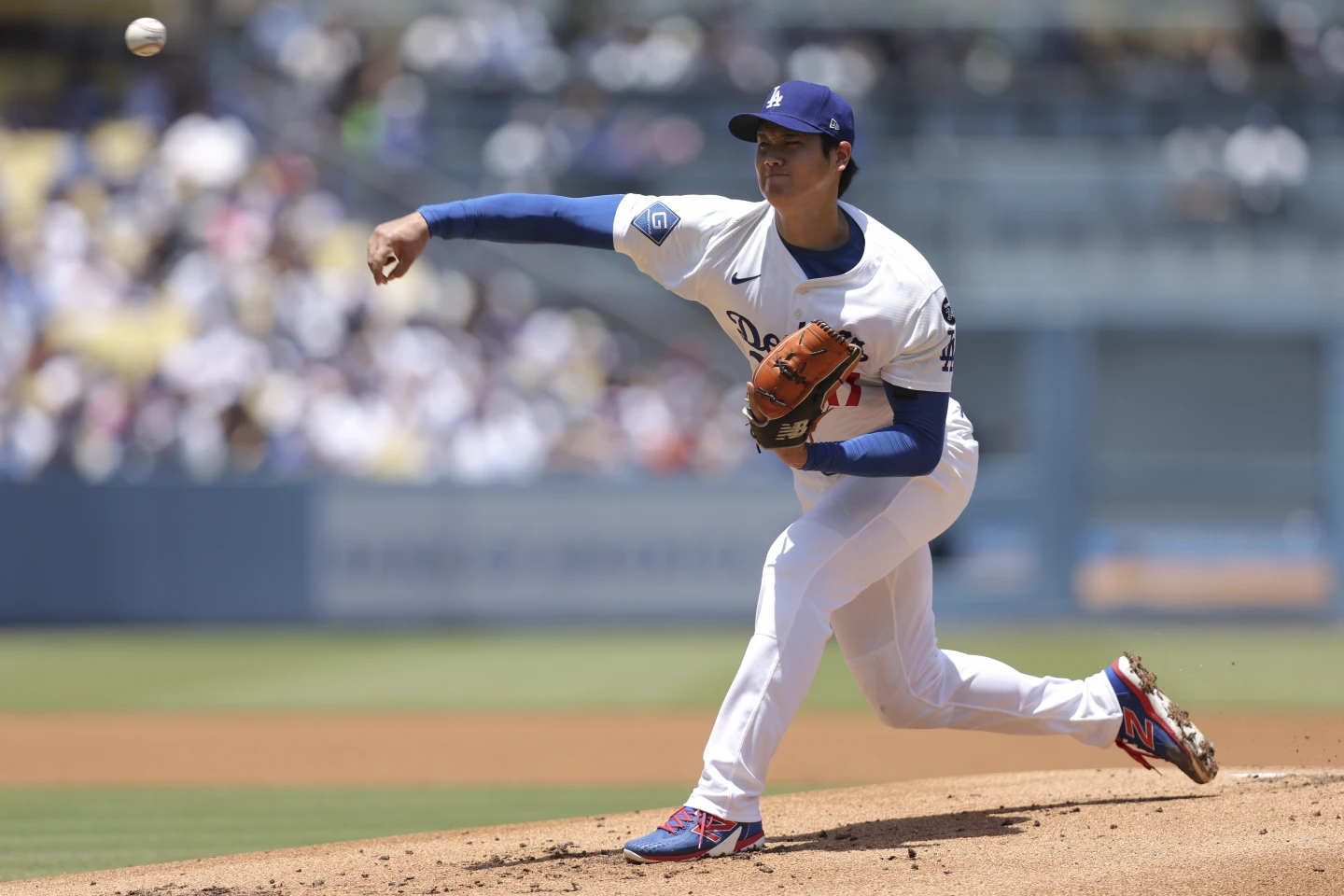 Shohei Ohtani regresa al montículo y lanza la primera entrada con fuerza para los Dodgers