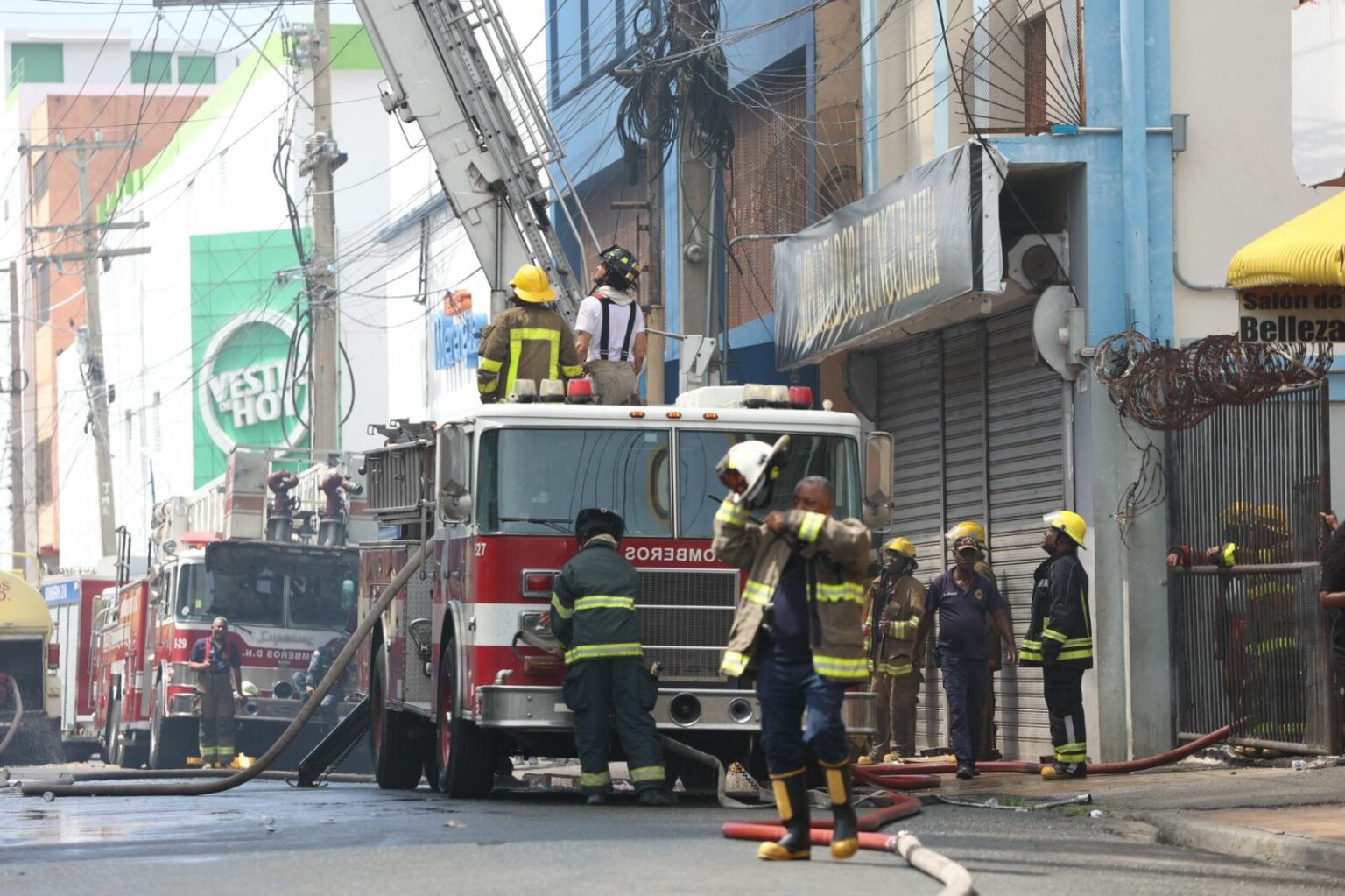 Fuego en Almacenes Garrido: el operativo visto en fotos